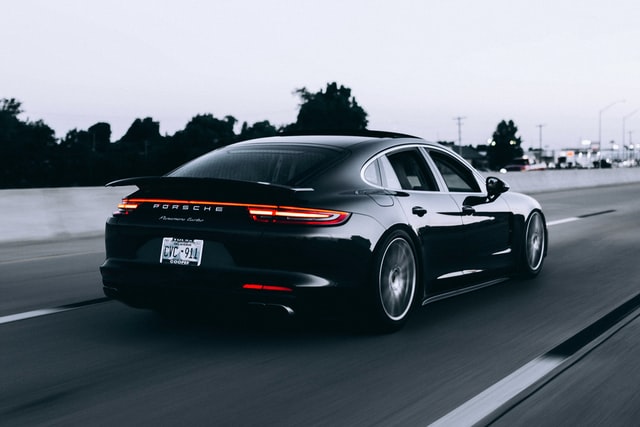 Elemente - Diplo Car – Working with Experts